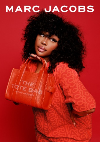MARC JACOBS PRE-FALL 23 E-CATALOGUE